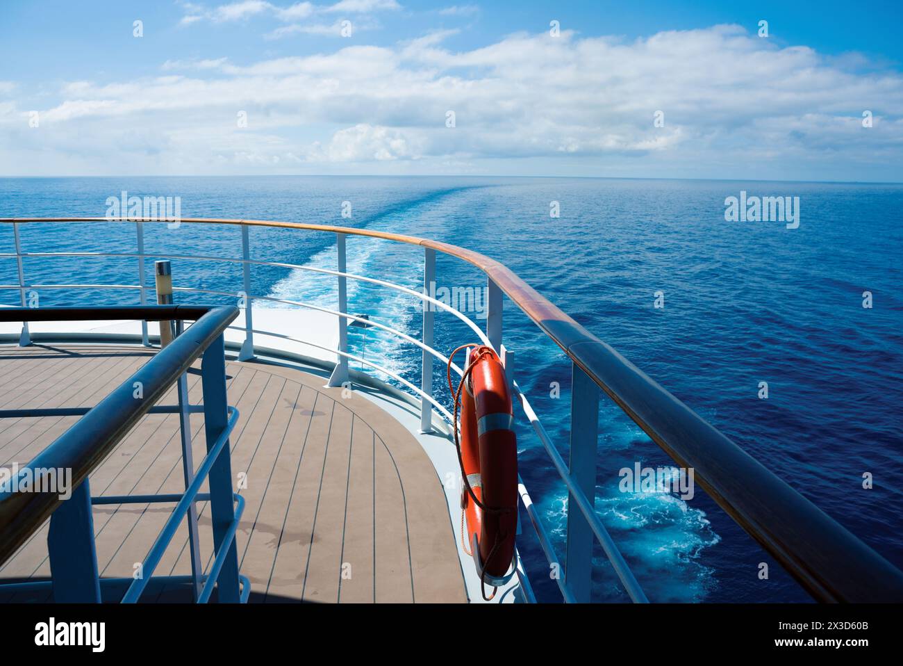 Wake behind the ship's stern Stock Photo - Alamy