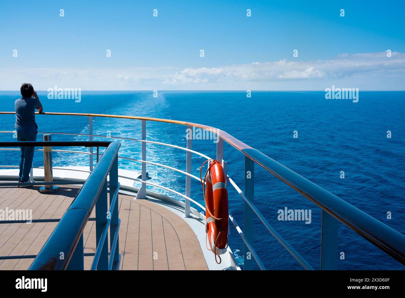 Empty deck cruise ship hi-res stock photography and images - Alamy