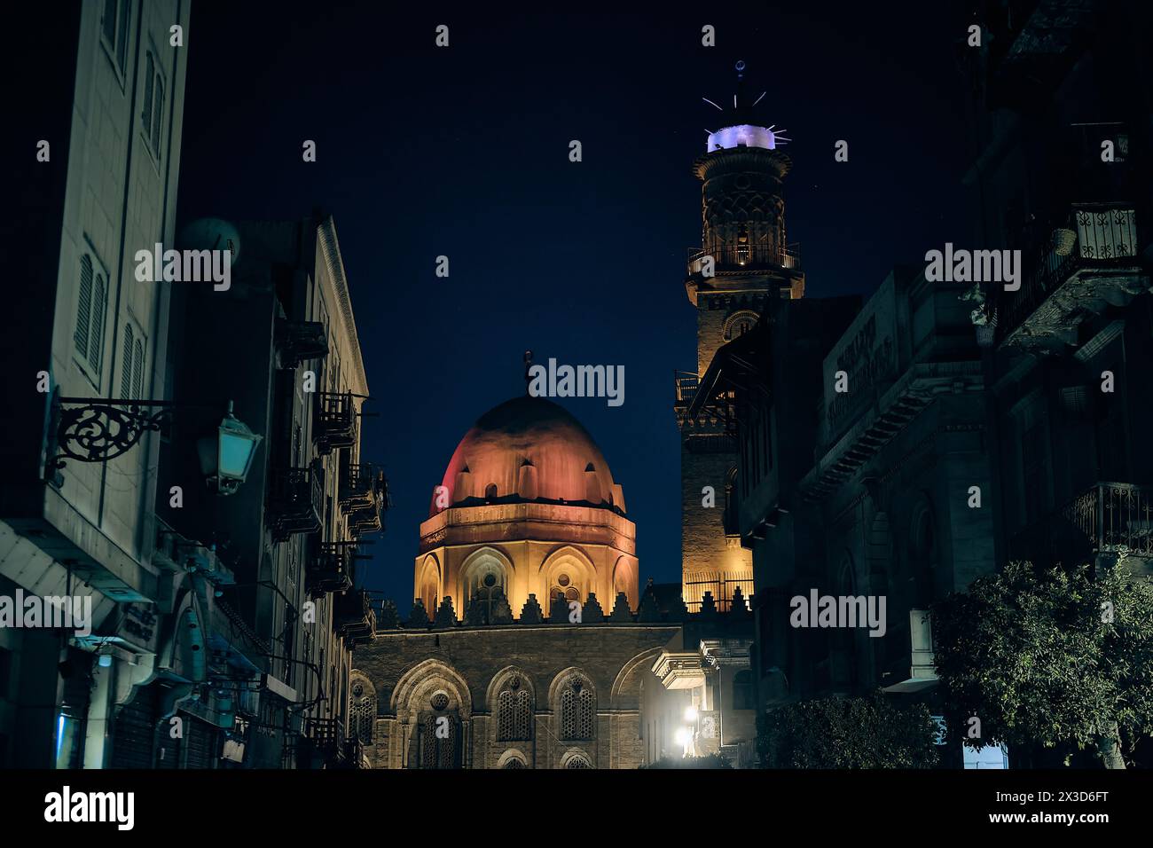Night Cairo street Stock Photo - Alamy