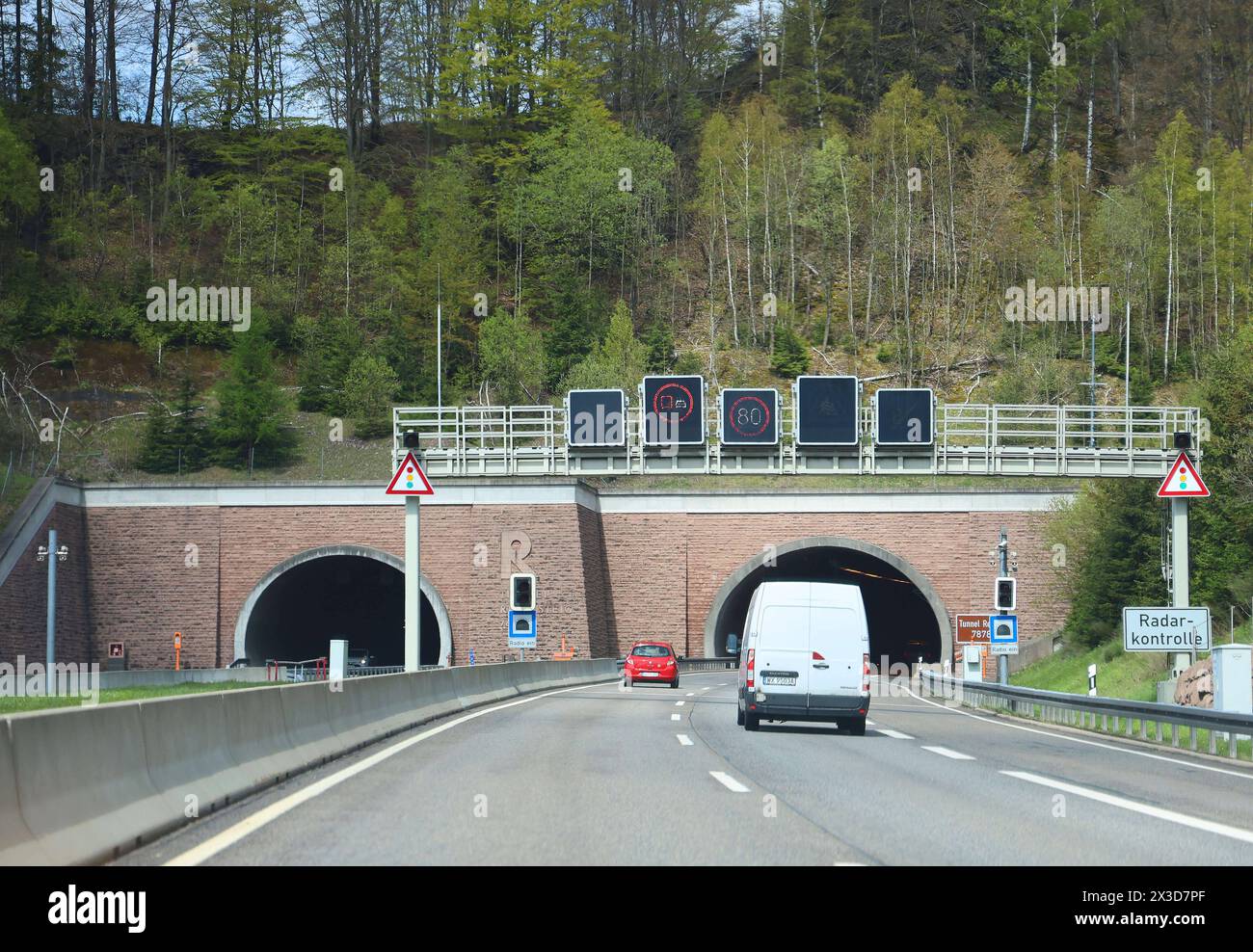 Tunnel Rennsteig 25.04.2024, Zella-Mehlis, Einfahrt Rennsteigtunnel ...