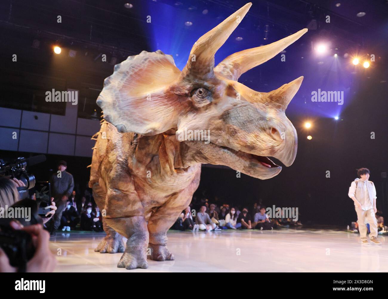 Mechanical dinosaurs hi-res stock photography and images - Alamy