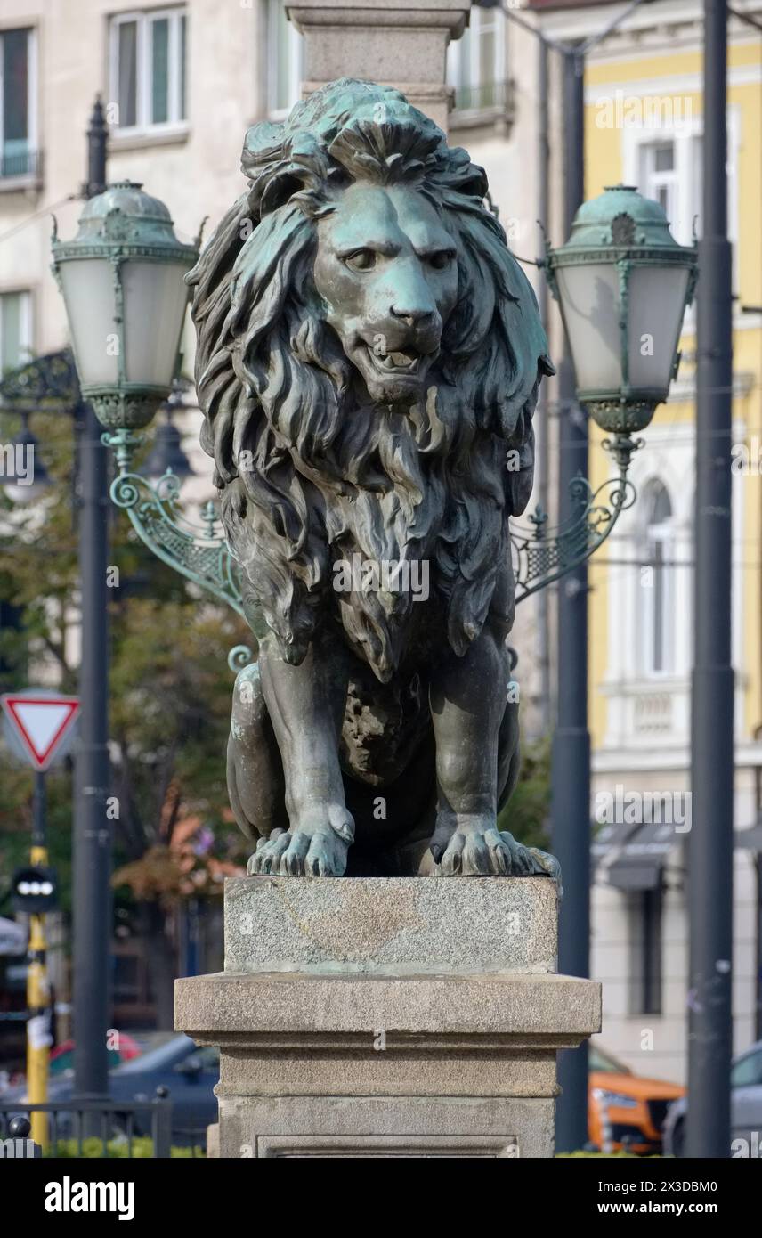 Bulgaria, Sofia; one of the bronze lions statues on the Lions Bridge Stock Photo - Alamy