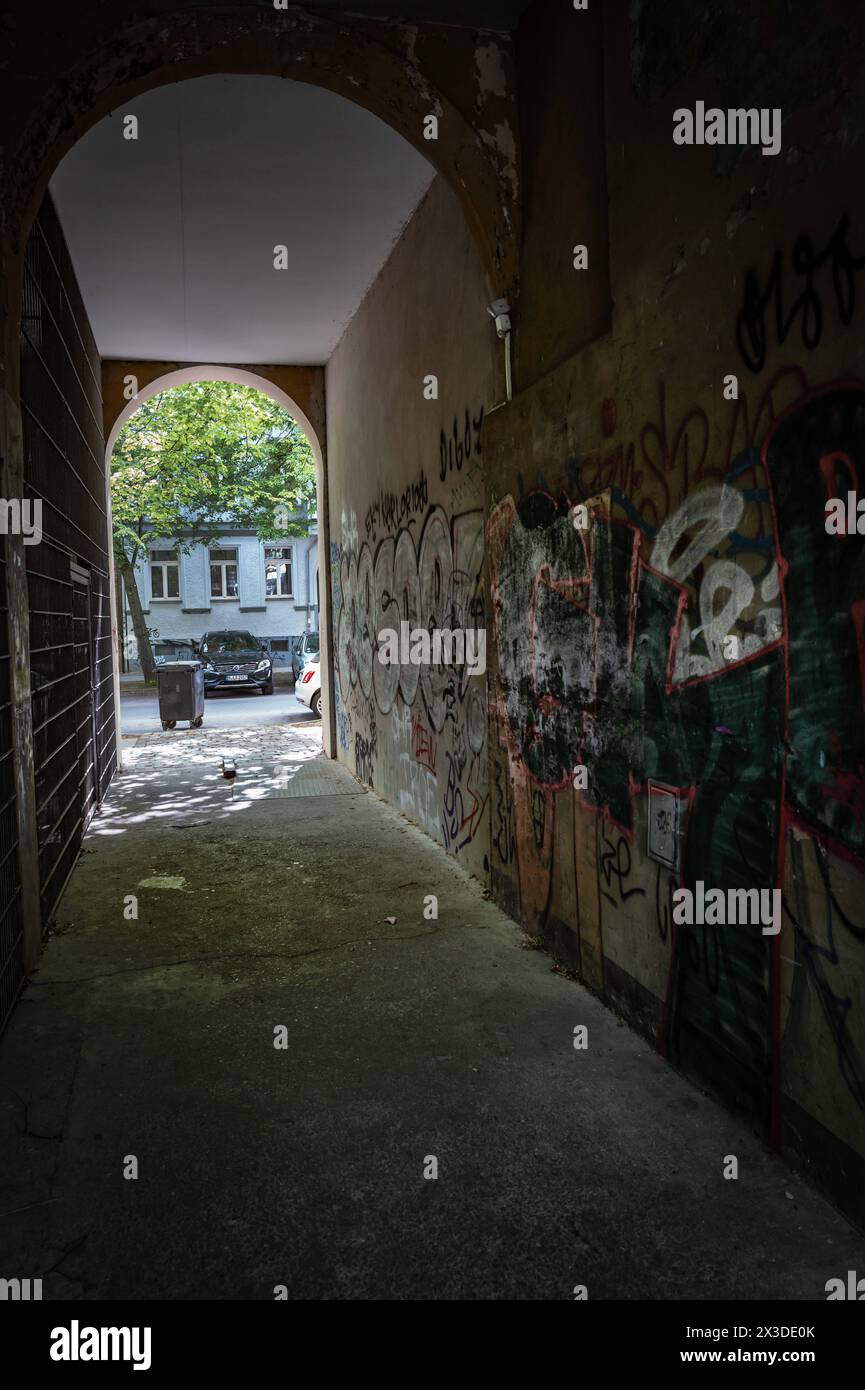 Berlin Mitte, Hinterhof am Zionskirchplatz - 26.04.2024 Berlin ...