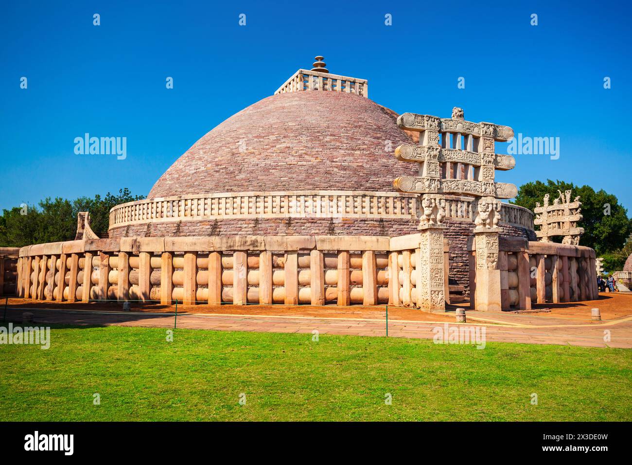 The Great Stupa at Sanchi. Sanchi is a buddhist complex in Sanchi town ...