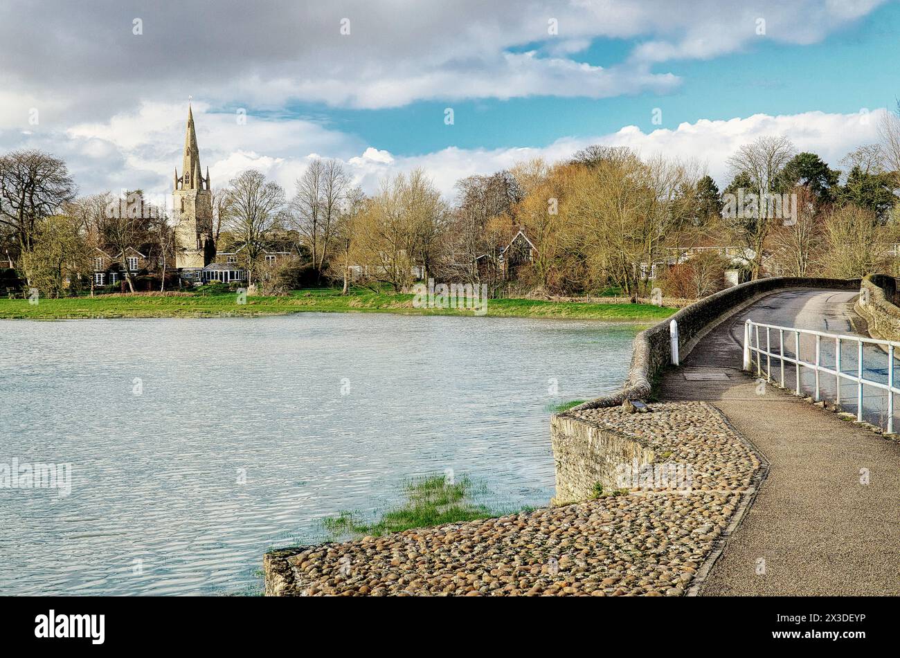 Harrold bridge hi-res stock photography and images - Alamy