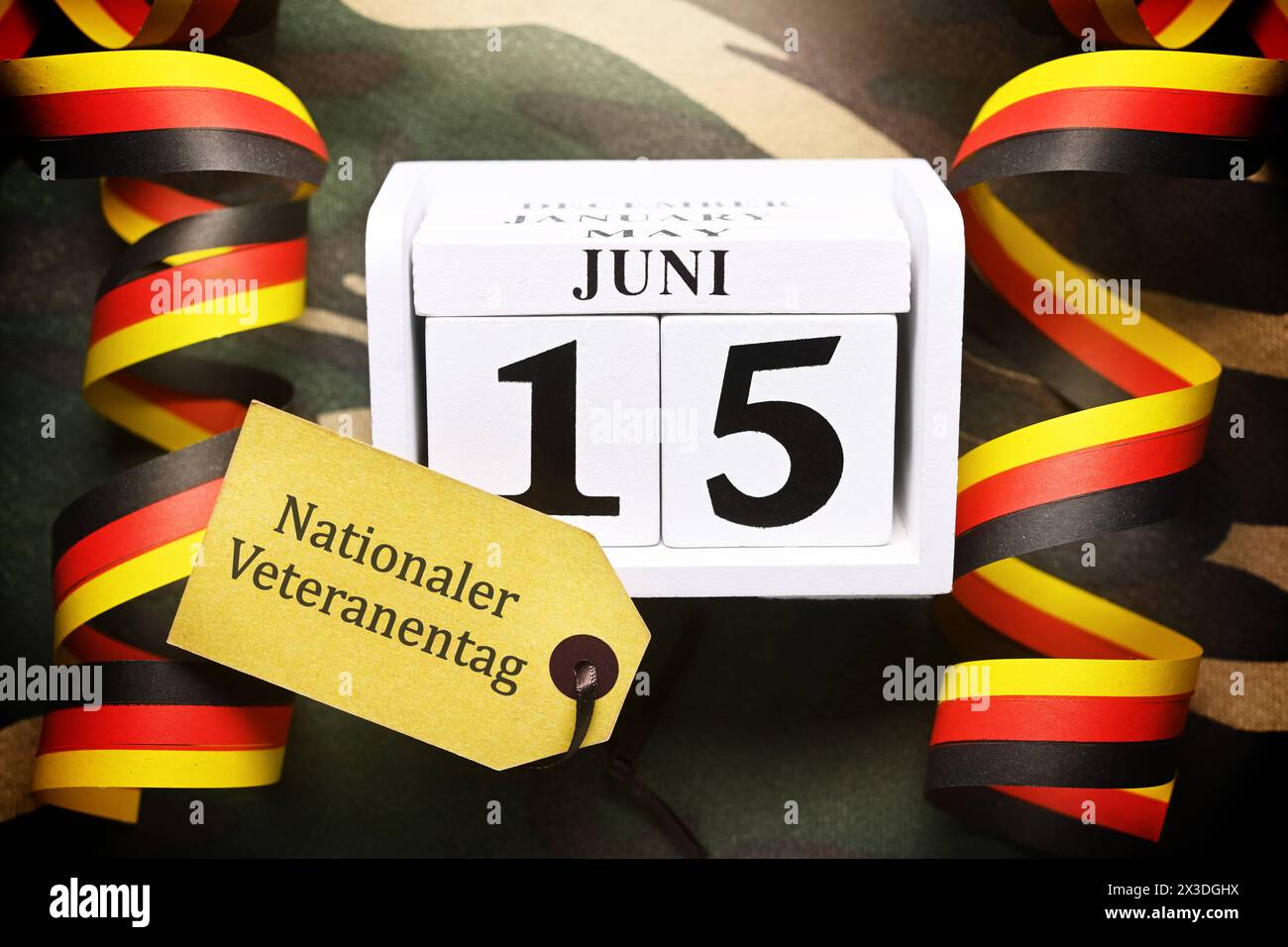 FOTOMONTAGE, Kalenderdatum 15. Juni mit Deutschland-Girlande ...