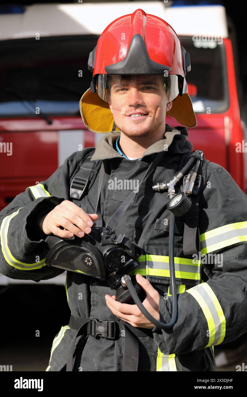 Portrait pose professional smiling uniform hi-res stock photography and ...