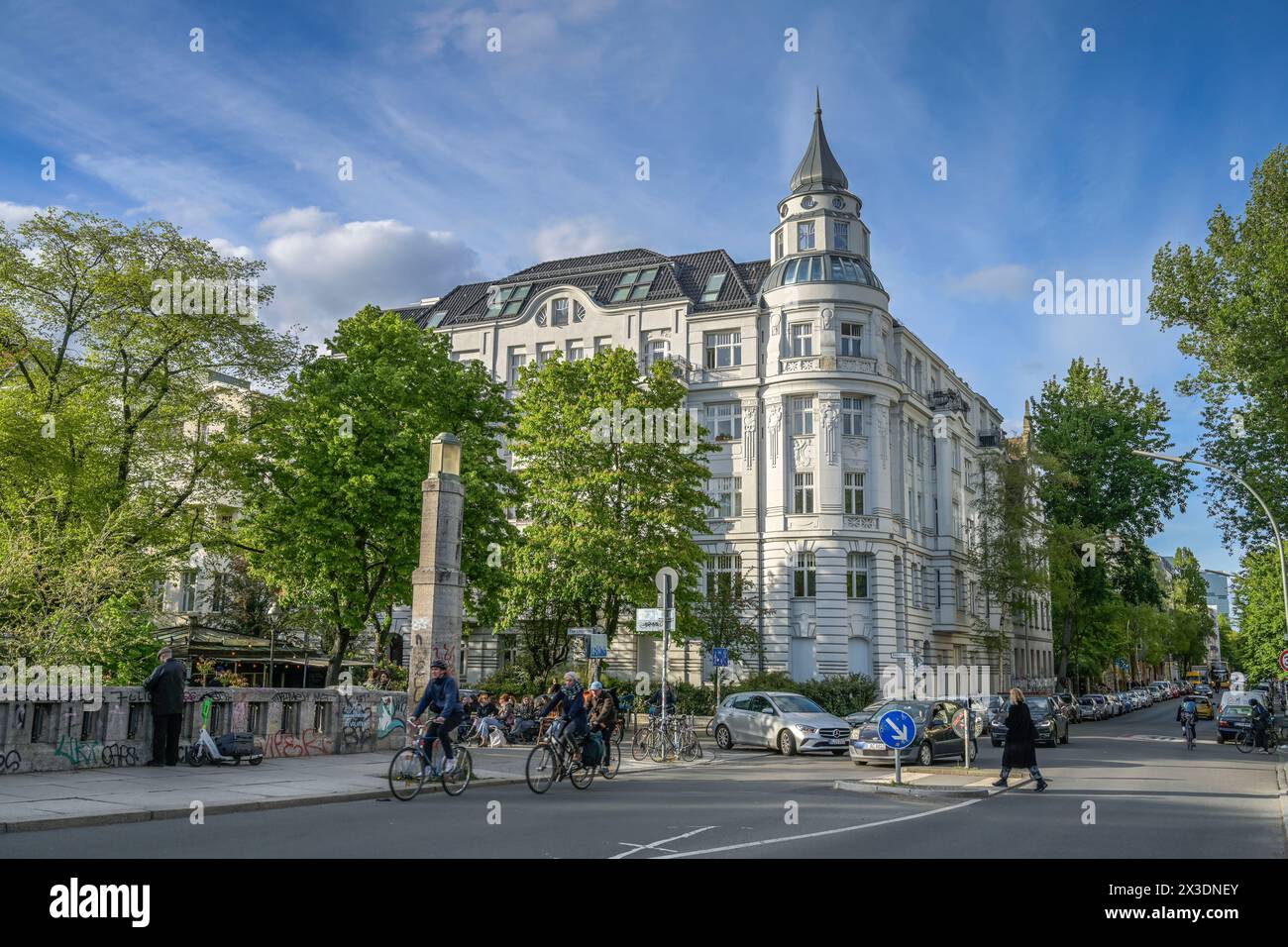 Altbau wohnung hi-res stock photography and images - Alamy