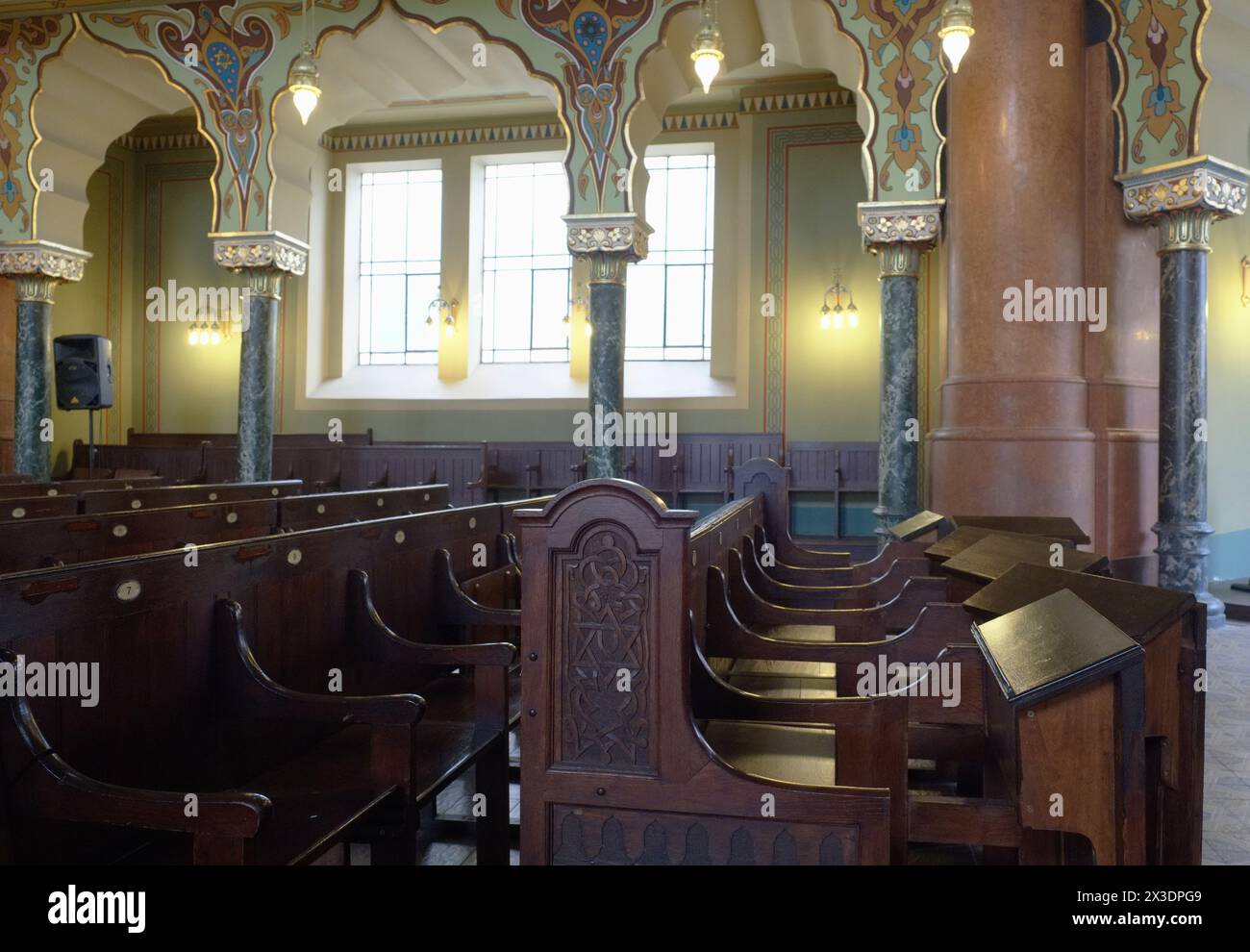 Sofia synagogue interior hi-res stock photography and images - Alamy