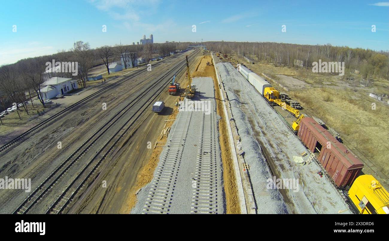 Building near railroad tracks hi-res stock photography and images - Alamy