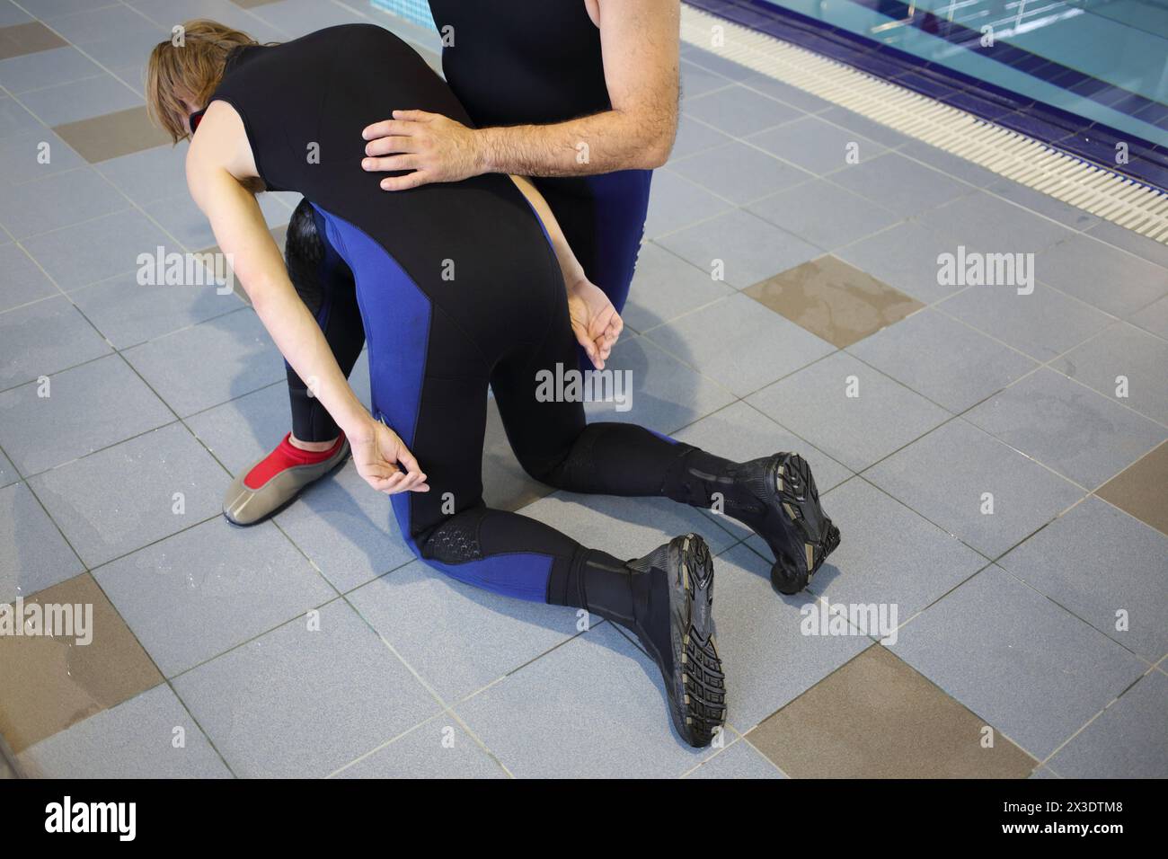 Instructor is showing who to rescue drowner in training center Stock ...
