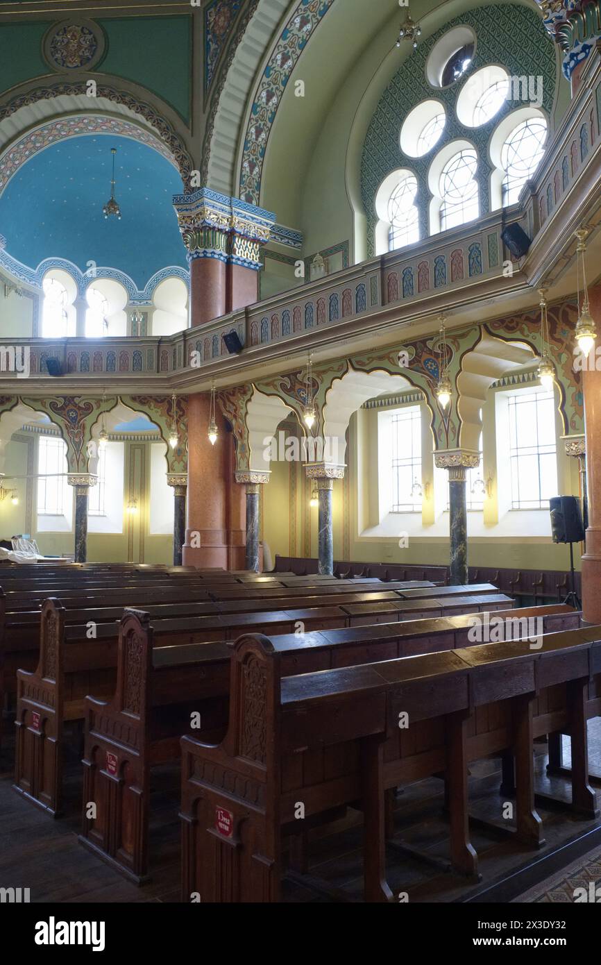 Bulgaria, Sofia; the interiors of the synagogue Stock Photo - Alamy