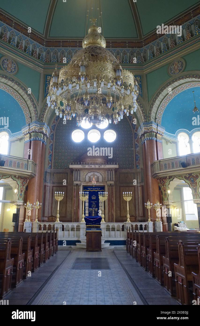 Bulgaria, Sofia; the interiors of the synagogue Stock Photo - Alamy