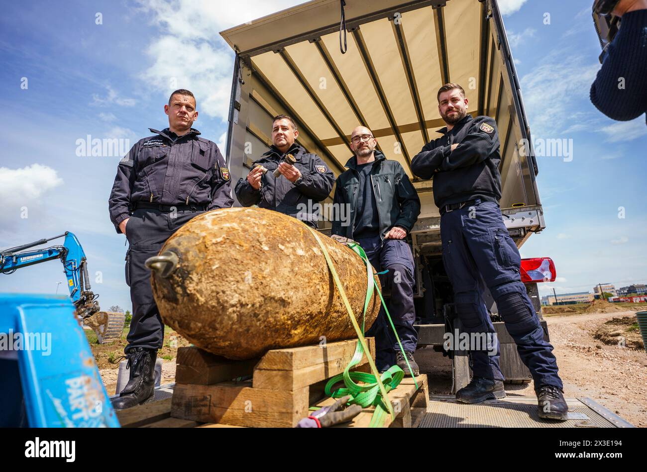 Mainz, Germany. 26th Apr, 2024. Employees of the Rhineland-Palatinate ...