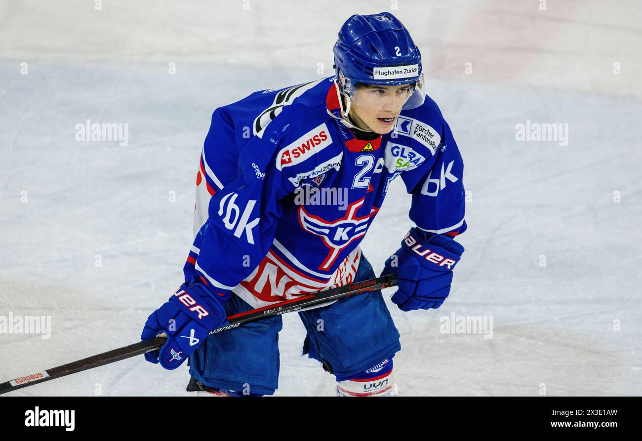 EHC Kloten Stürmer #2 Fabio Bai während dem Spiel gegen den HC Lugano ...
