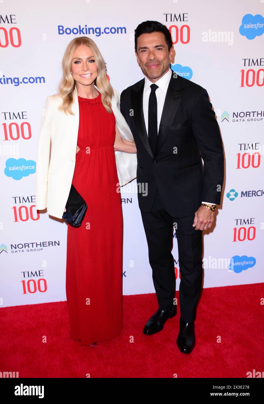 Photo by: Patricia Schlein/STAR MAX/IPx 2024 4/25/24 Kelly Ripa and ...