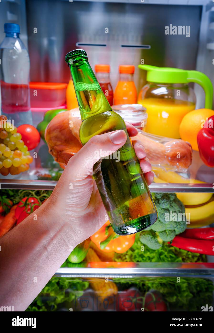 Man drinks beer from bottle hi-res stock photography and images - Alamy