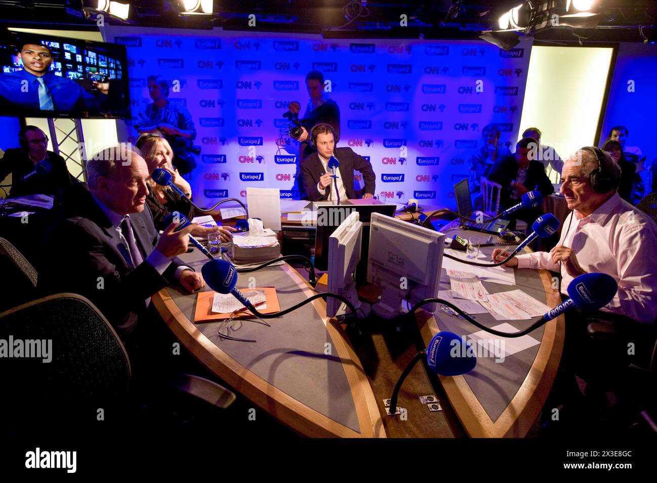 EUROPE 1 RADIO PROGRAM PLUS GUESTS Stock Photo - Alamy