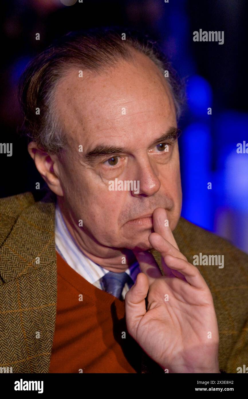 Writer and radio and tv presenter hi-res stock photography and images ...