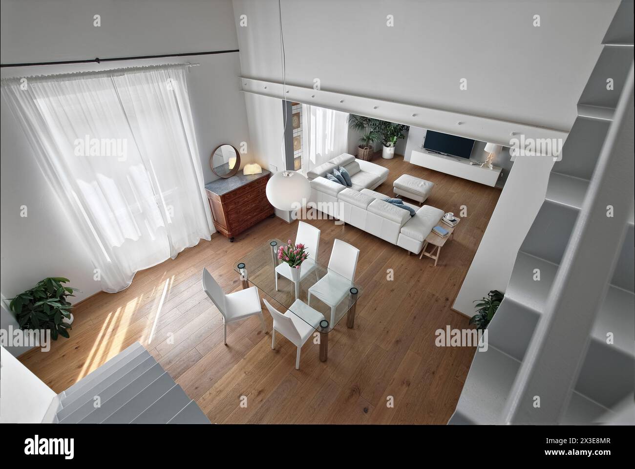 Wooden dining table from above hi-res stock photography and images - Alamy