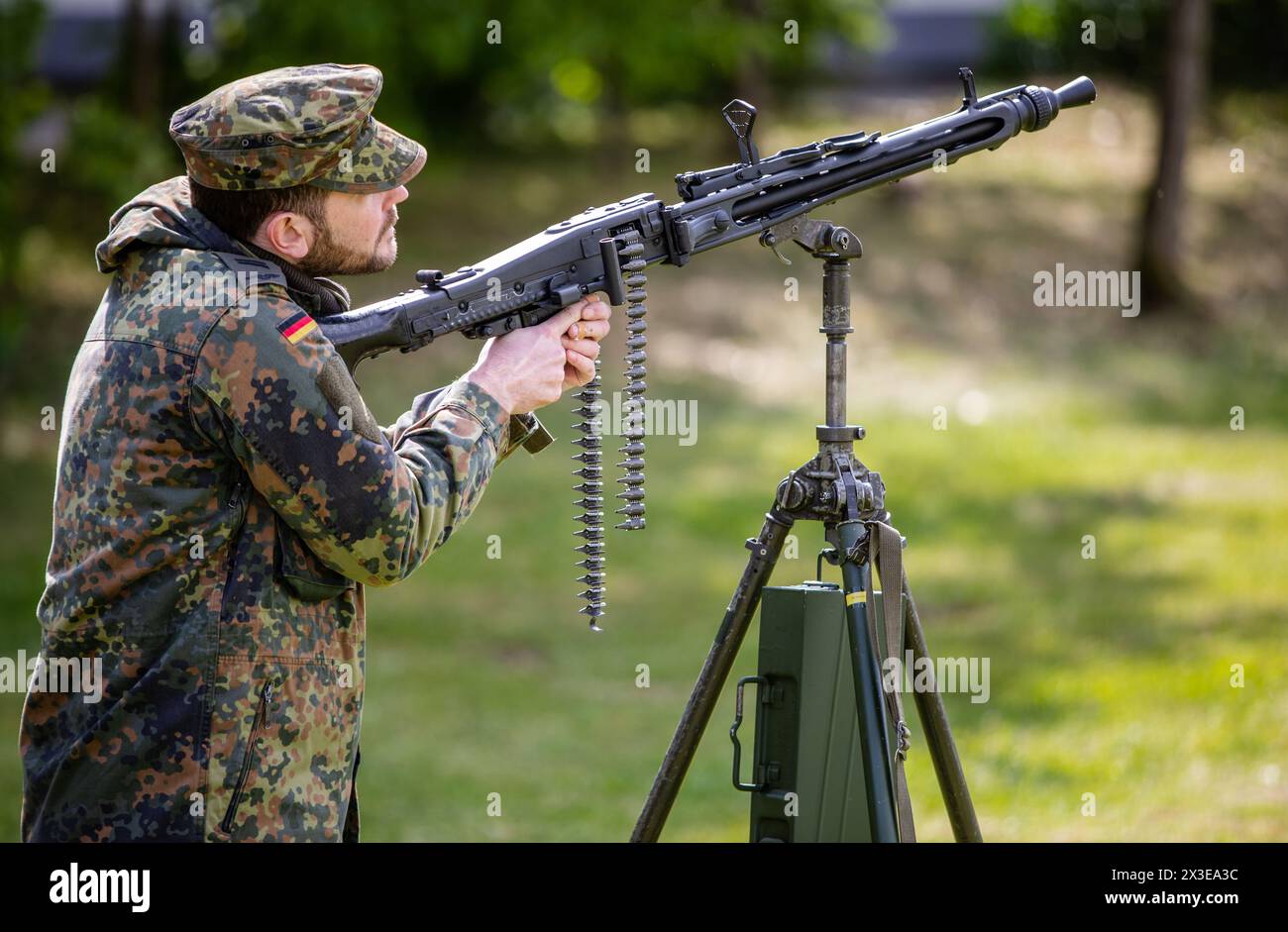 Military machine gun tripod mounted hi-res stock photography and images ...