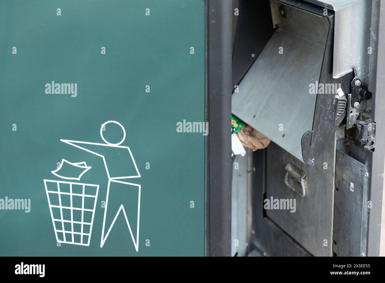 Tourism waste management hi-res stock photography and images - Alamy