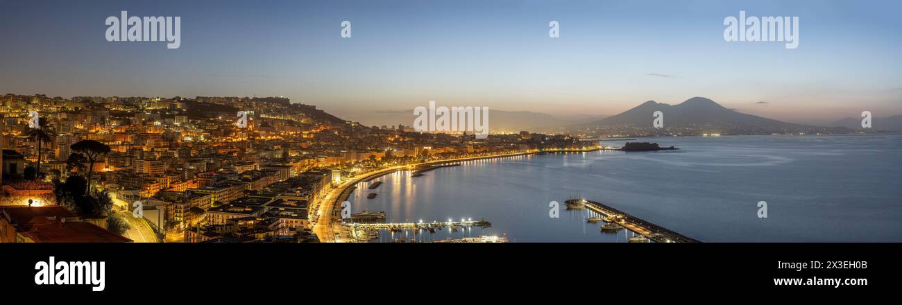 Panorama of Naples with the Gulf and the famous Mount Vesuvius before ...