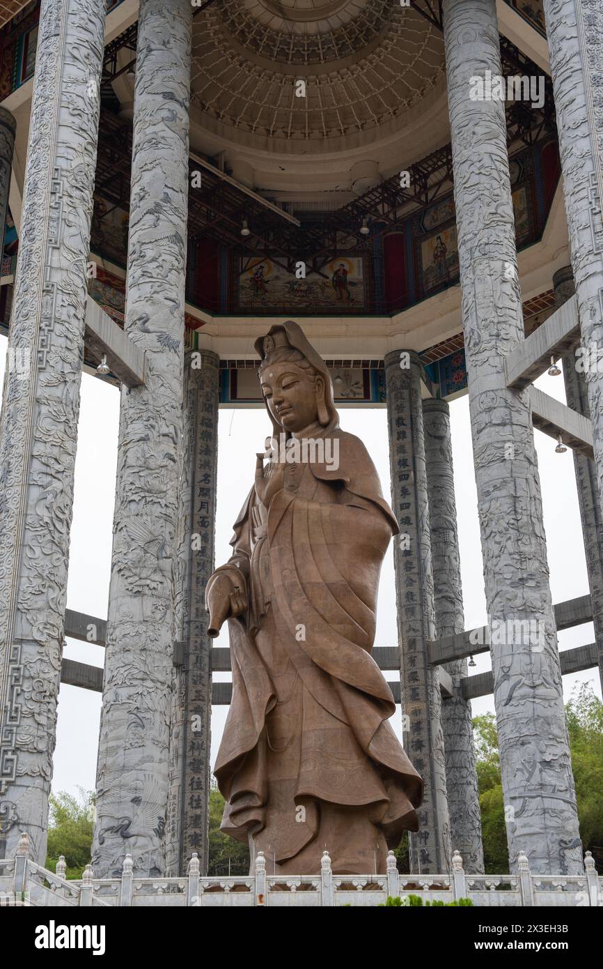 The Buddha Statue of the Chinese Buddhist Temple Kek Lok Si to the City ...