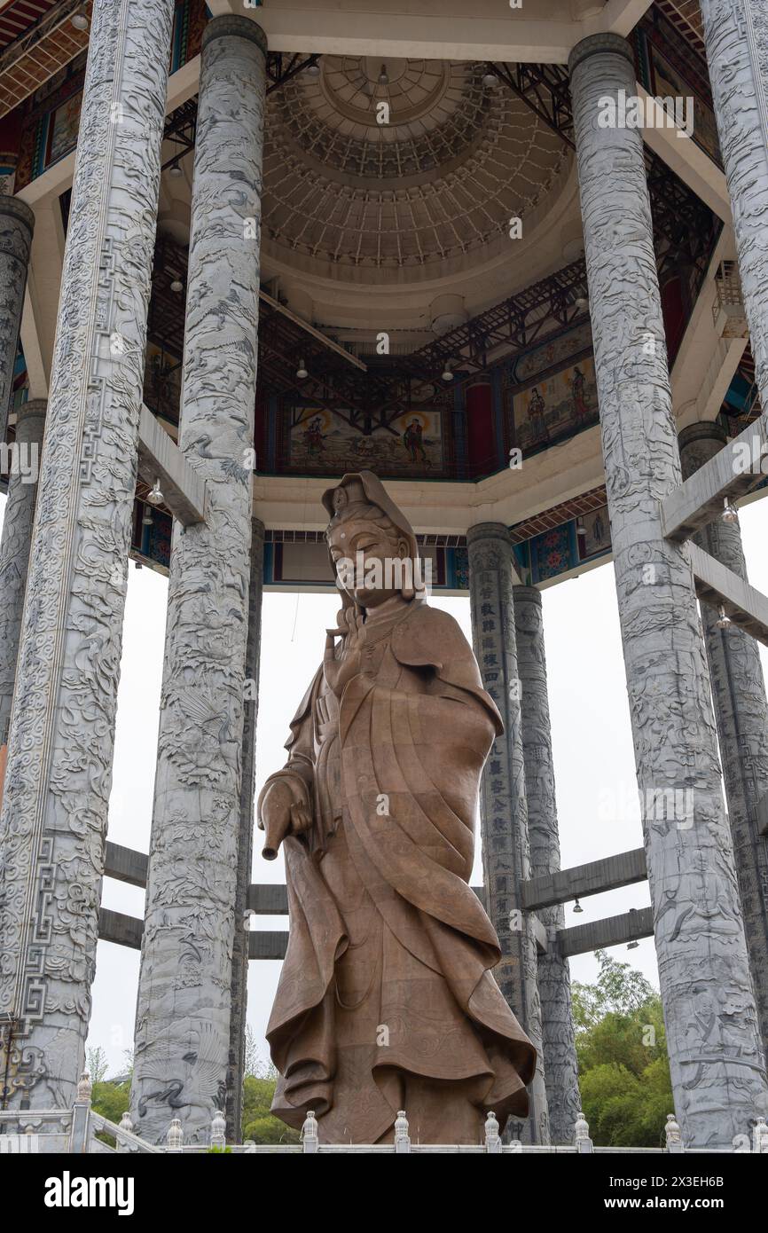 The Buddha Statue of the Chinese Buddhist Temple Kek Lok Si to the City ...