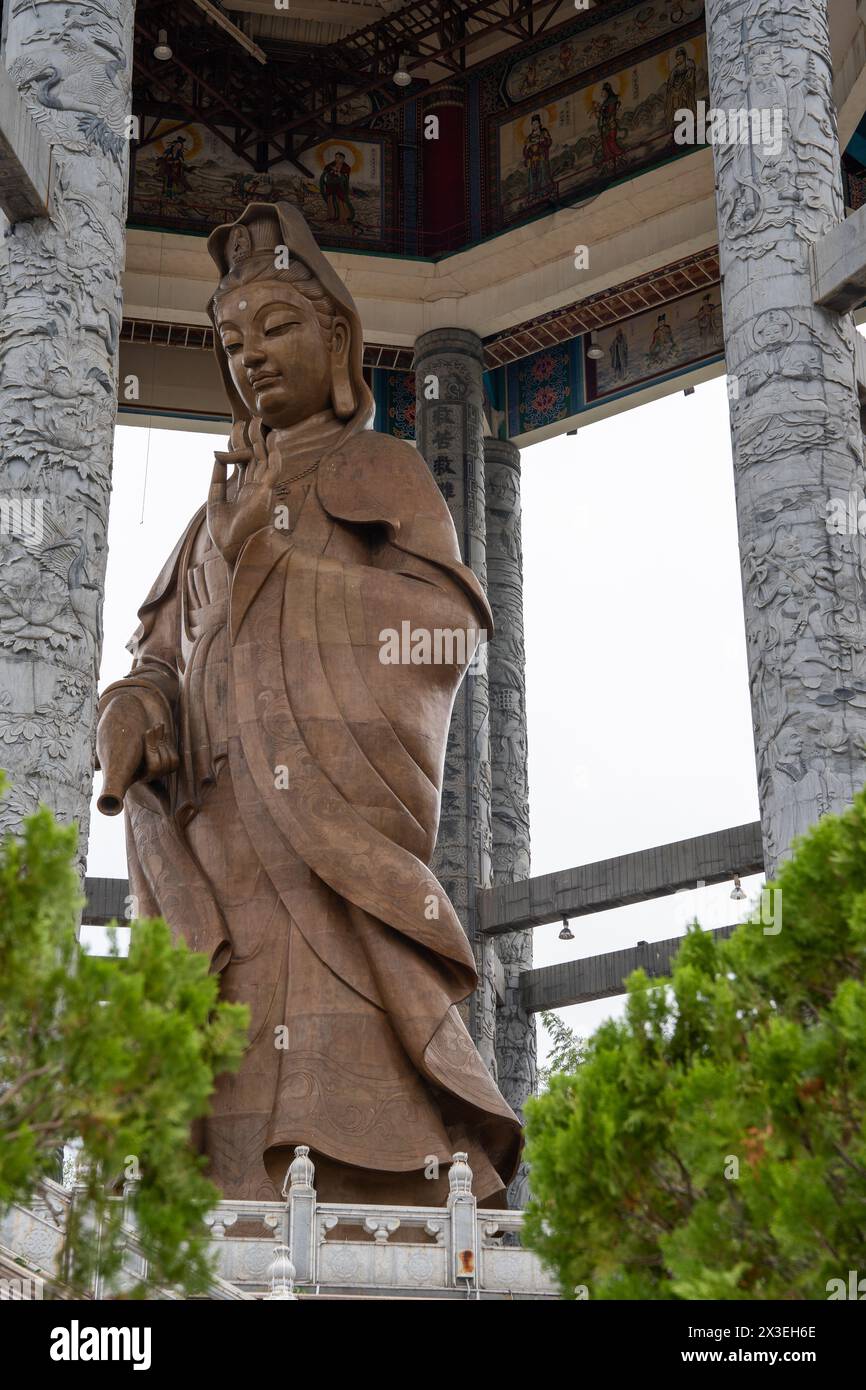 The Buddha Statue of the Chinese Buddhist Temple Kek Lok Si to the City ...