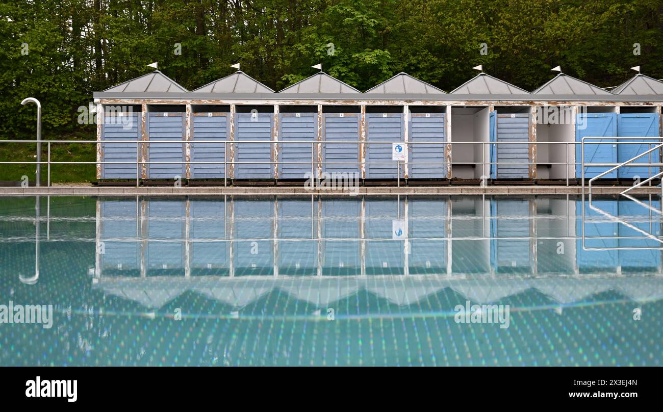 PRODUCTION - 26 April 2024, Hesse, Kronberg: Changing rooms are ...