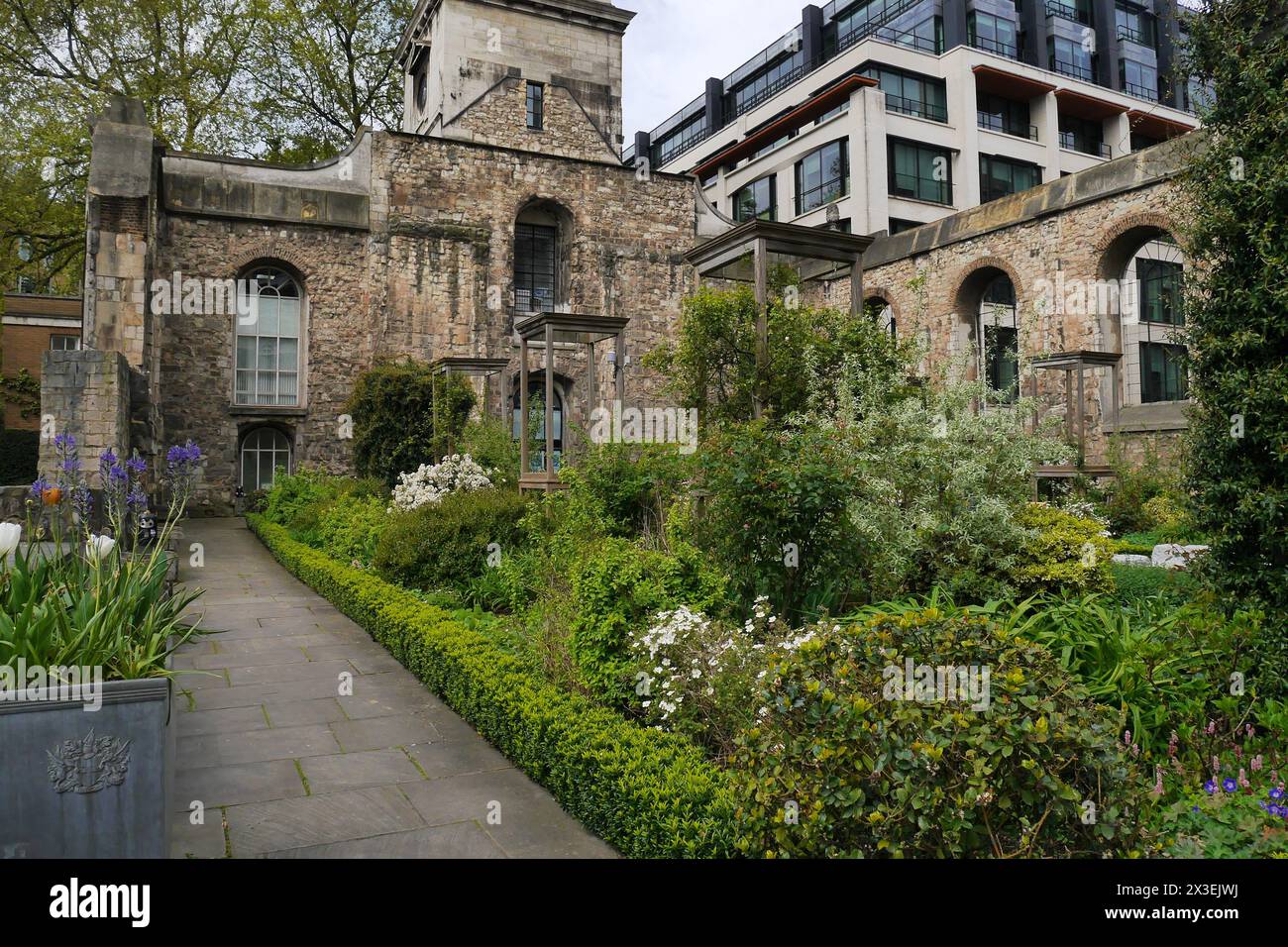 Ww2 bombed out church ruins hi-res stock photography and images - Alamy