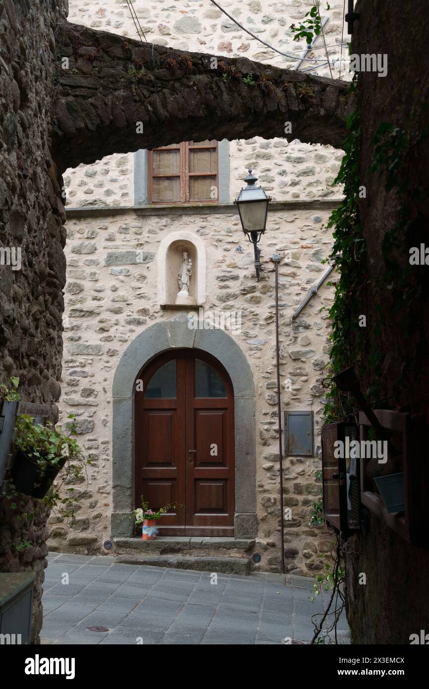 Filetto, historic town in Lunigiana, Tuscany, Italy Stock Photo - Alamy
