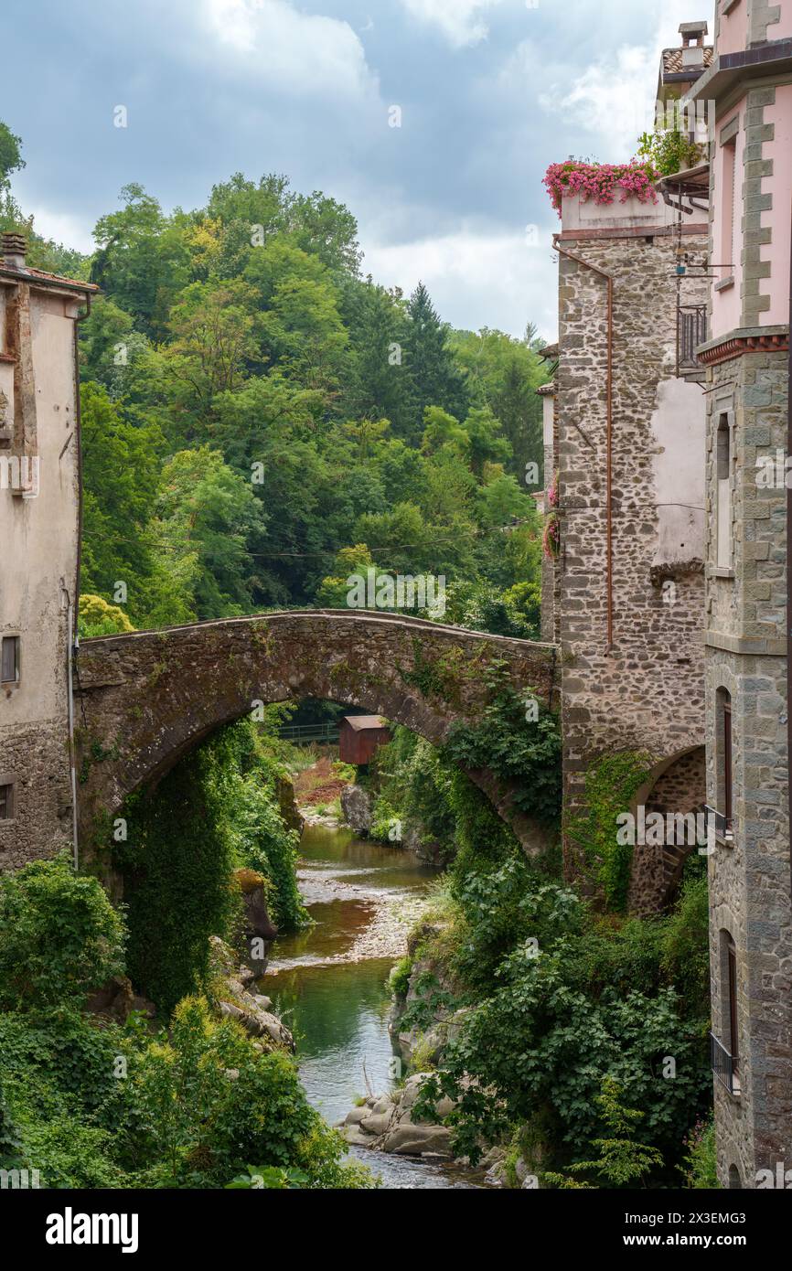 Bagnone, historic town in Lunigiana, Tuscany, Italy Stock Photo - Alamy