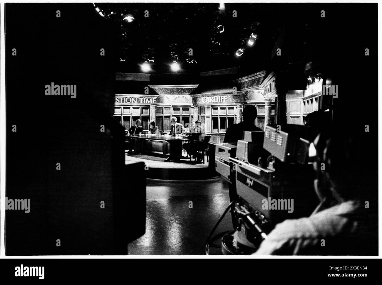 PETER SISSONS, GORDON BROWN, QUESTION TIME, 1993: Presenter Peter ...