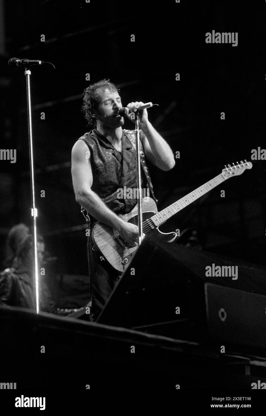 Bruce springsteen 1988 amnesty hi-res stock photography and images - Alamy
