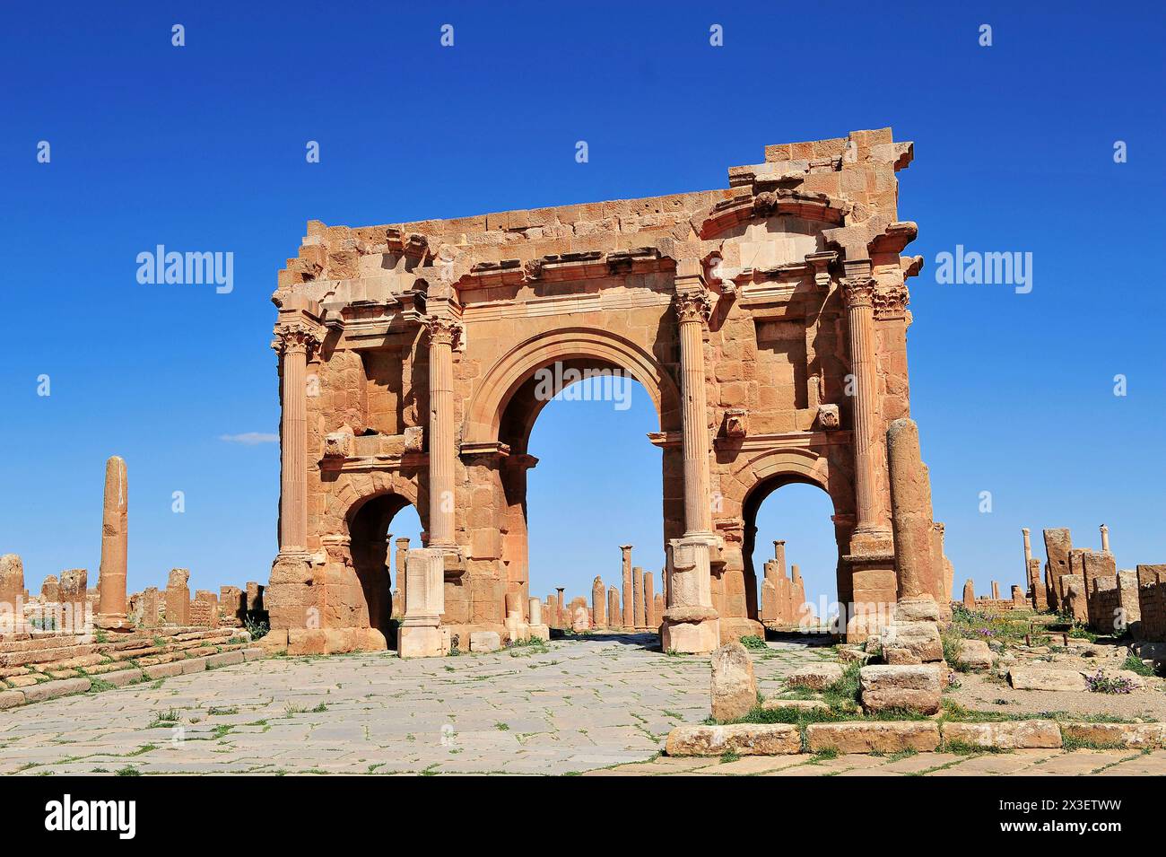 TOURISM - CULTURE - ARCHAEOLOGY - ALGERIA. Arch of Trajan - Roman ruins ...