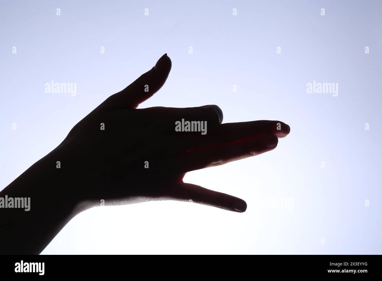 Hand shadow puppet dog hi-res stock photography and images - Alamy
