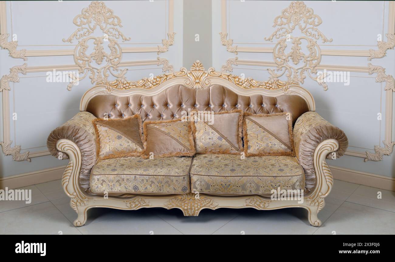 Beautiful couch hi-res stock photography and images - Alamy