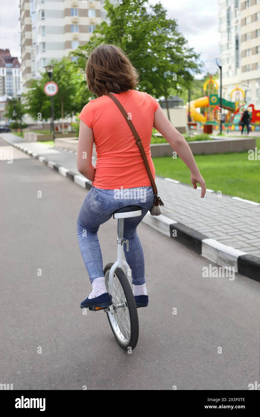 Fuill body hi-res stock photography and images - Alamy