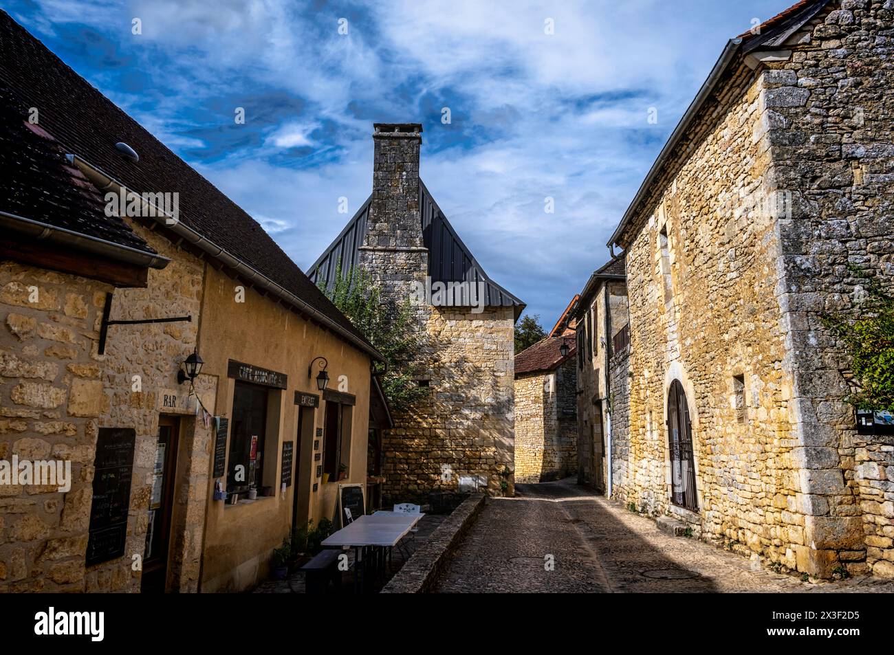 Amand de coly village hi-res stock photography and images - Alamy
