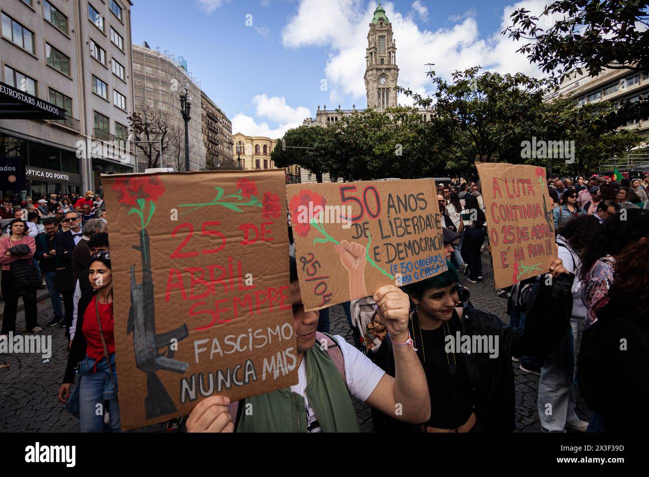 Porto, Portugal. 25th Apr, 2024. Demonstrators seen at Aliados Avenue ...