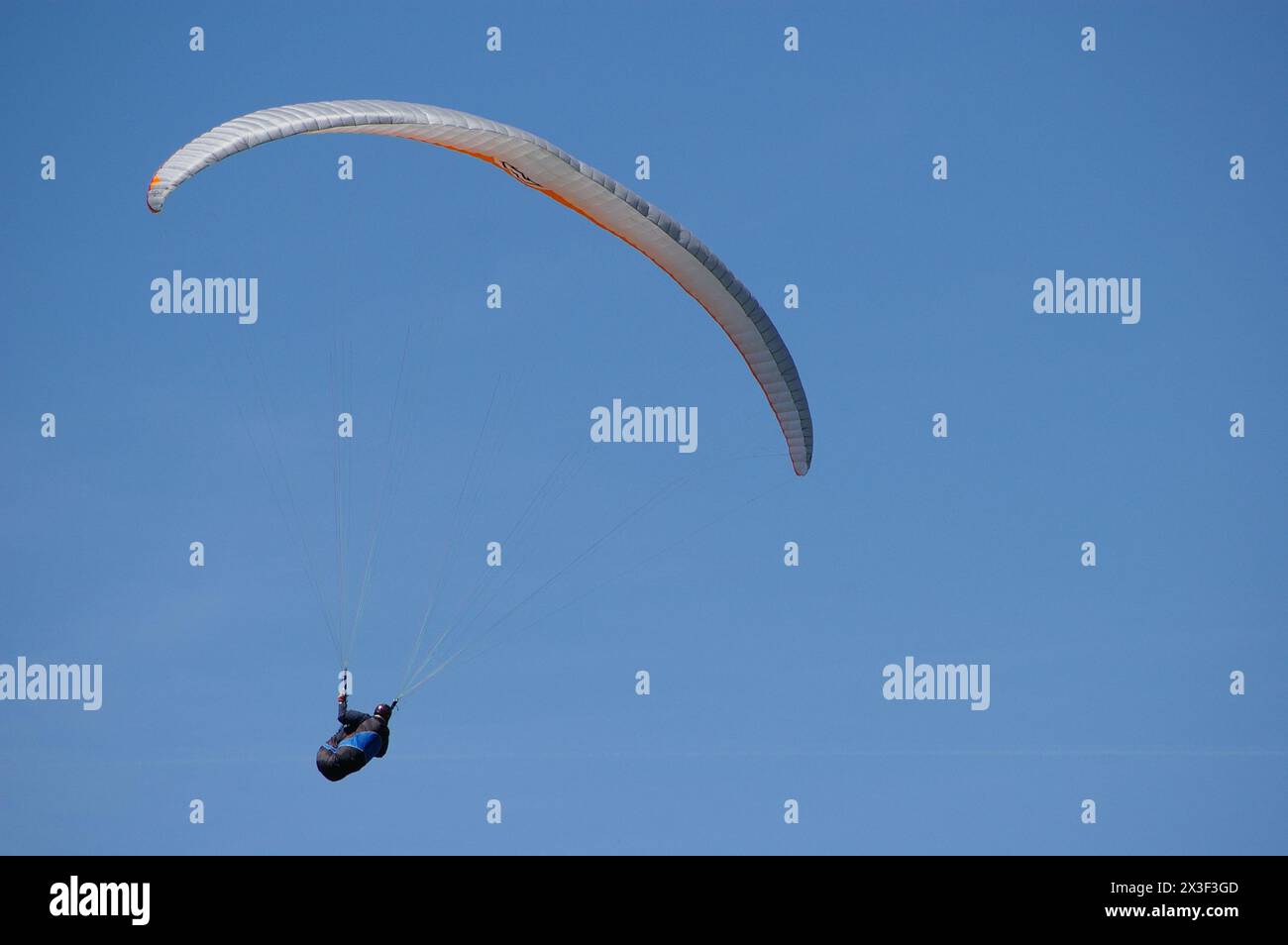 Paraglider flyer hi-res stock photography and images - Alamy