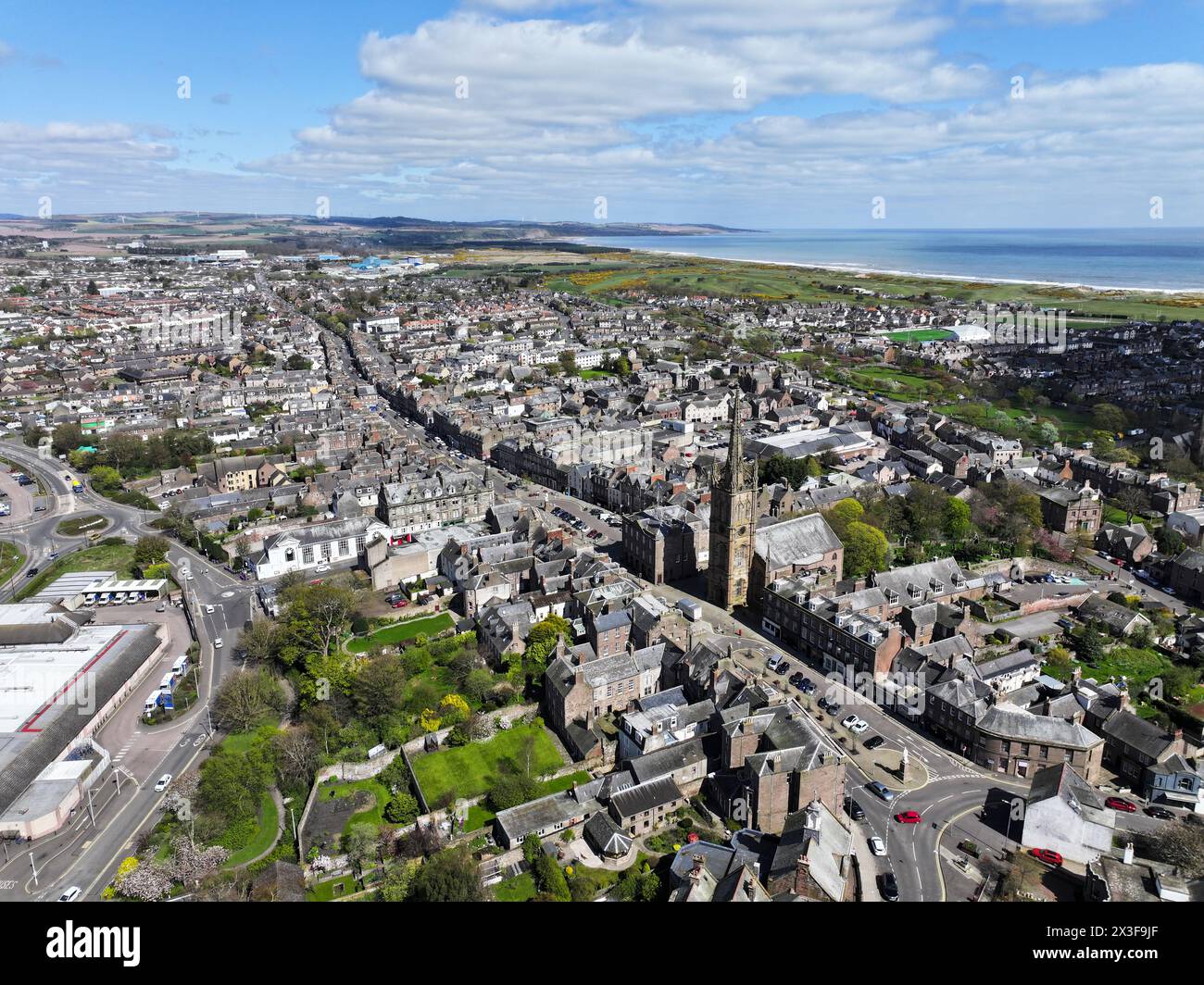 Montrose town centre hi-res stock photography and images - Alamy