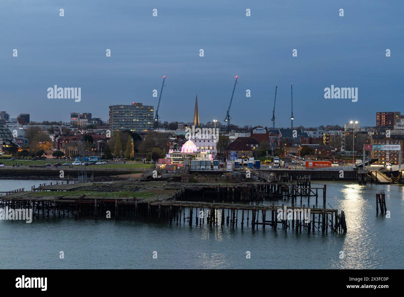 Southampton scenery hi-res stock photography and images - Alamy