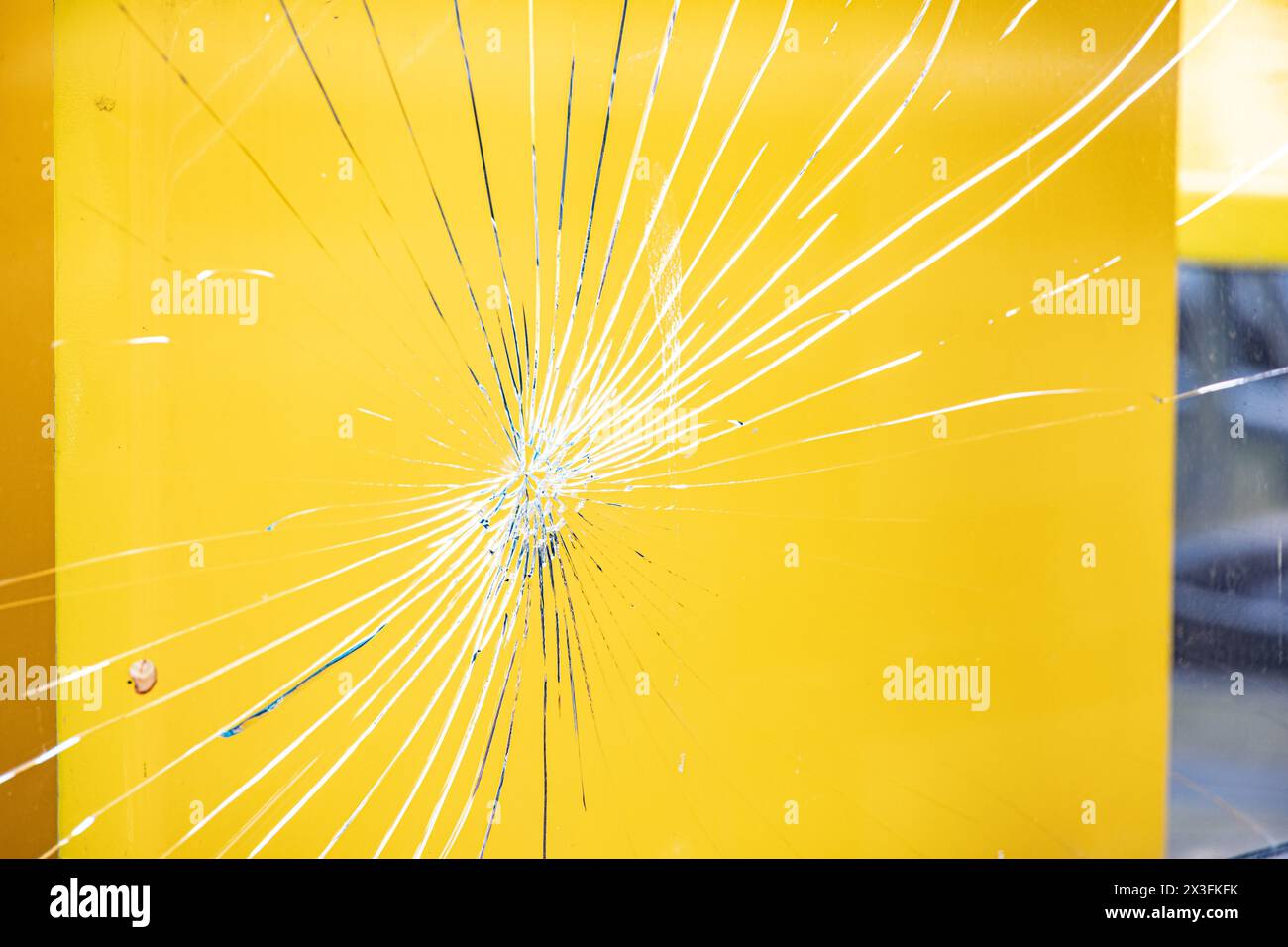Broken glass texture background hi-res stock photography and images - Alamy
