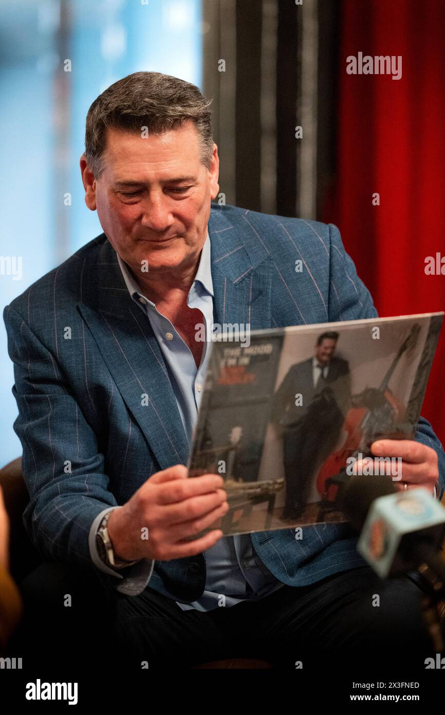 Tony hadley apollo club hi-res stock photography and images - Alamy