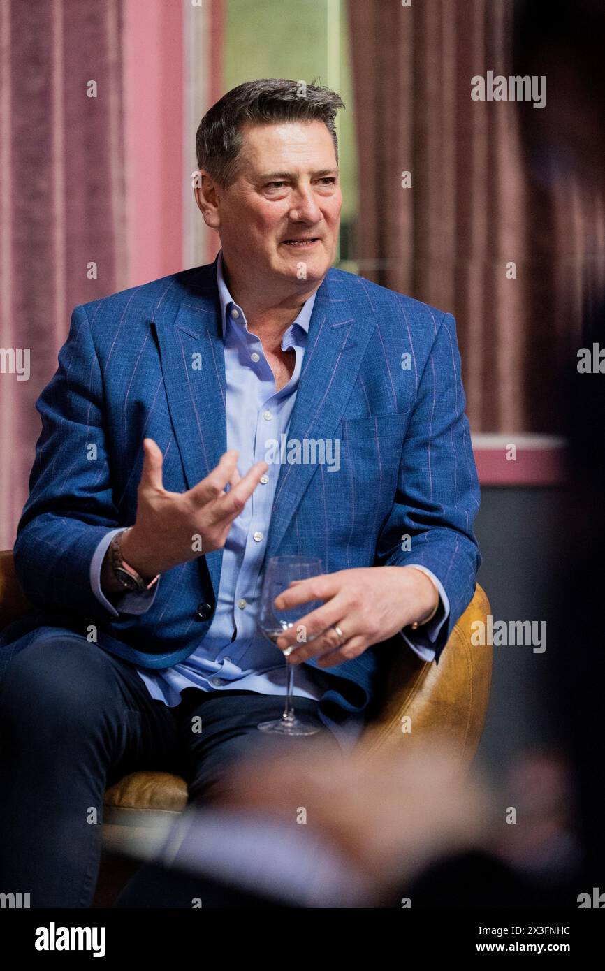 Tony hadley vinyl hi-res stock photography and images - Alamy