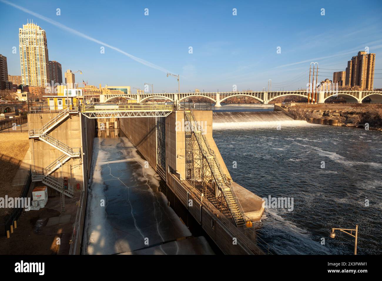 A lock and dam on the Mississippi River in Minneapolis, Minnesota Stock ...