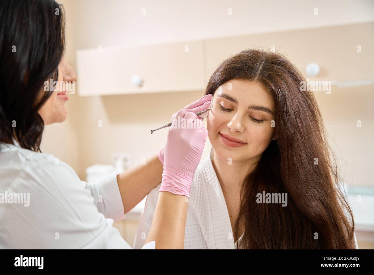 Facial extraction hi-res stock photography and images - Alamy